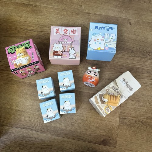 Lot of 9 Blind Box Figurines - 7 unopened - Duck Cat Pig Corgi Bread ...