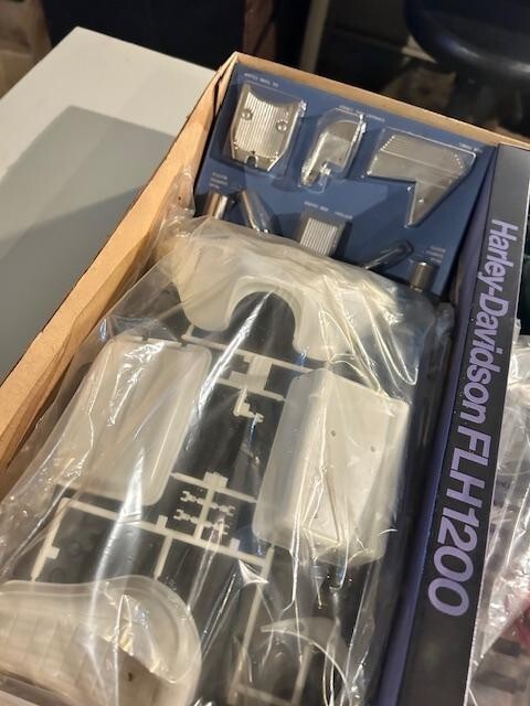 1/6 HARLEY DAVIDSON FLH1200 AMF Model Kit Toy BS0607 BIG SCALE SERIES 7 ...