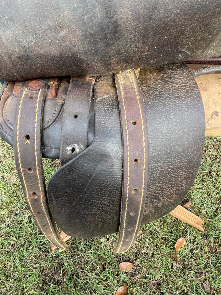 BT Crump Cutback 18" English Saddle | eBay