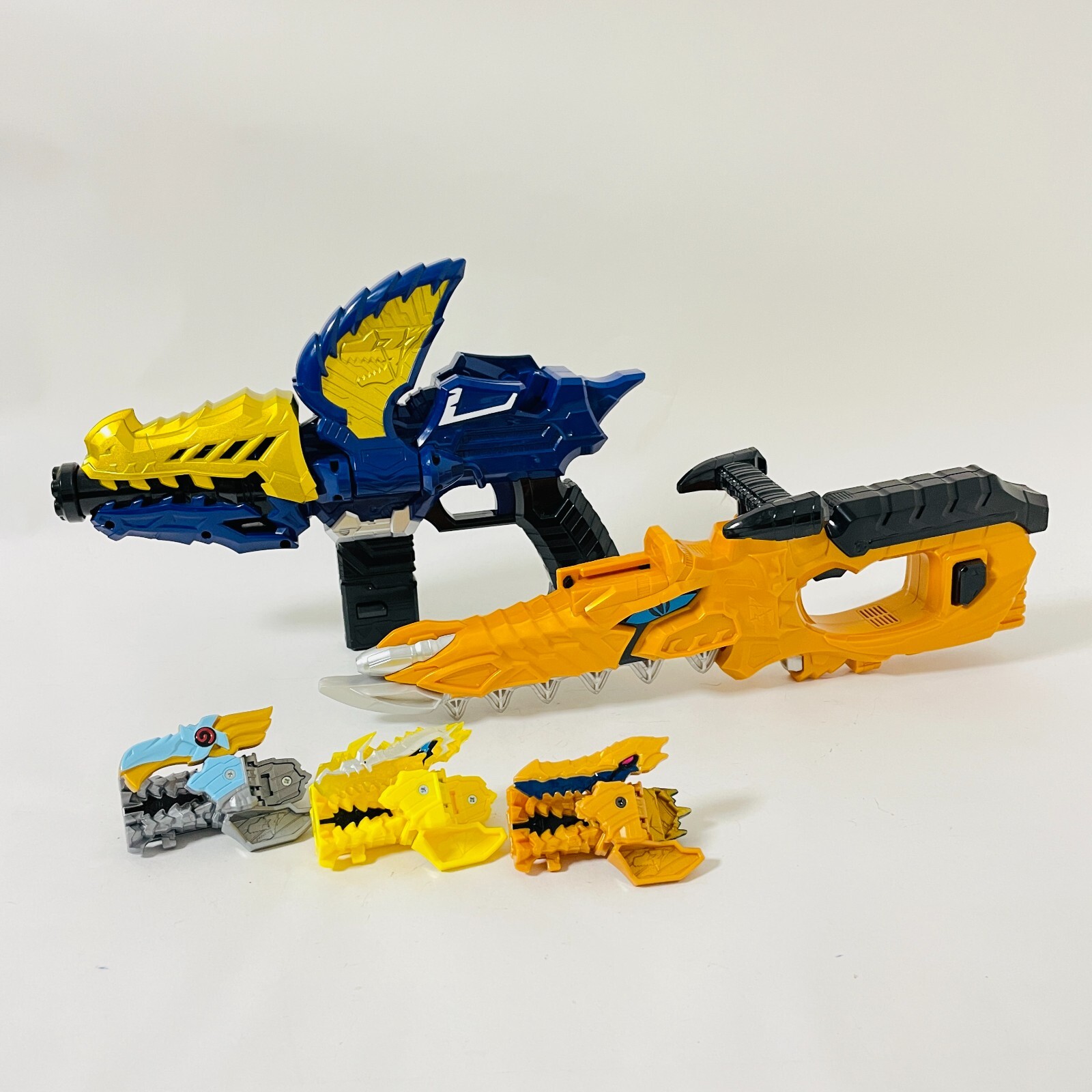 Power Rangers Dino Fury Ryusoulger DX Gold Mosa Blade Blaster Morpher ...