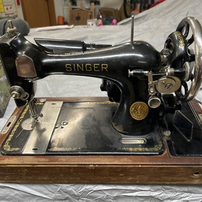1930s VINTAGE SINGER SEWING MACHINE WITH CASE And Key B.R.7 | eBay