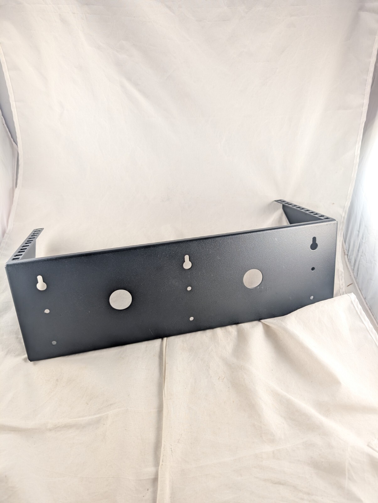 Kendall Howard 4U Wall Mount V-Rack, 1916-2-100-4 - Lifetime Warranty ...