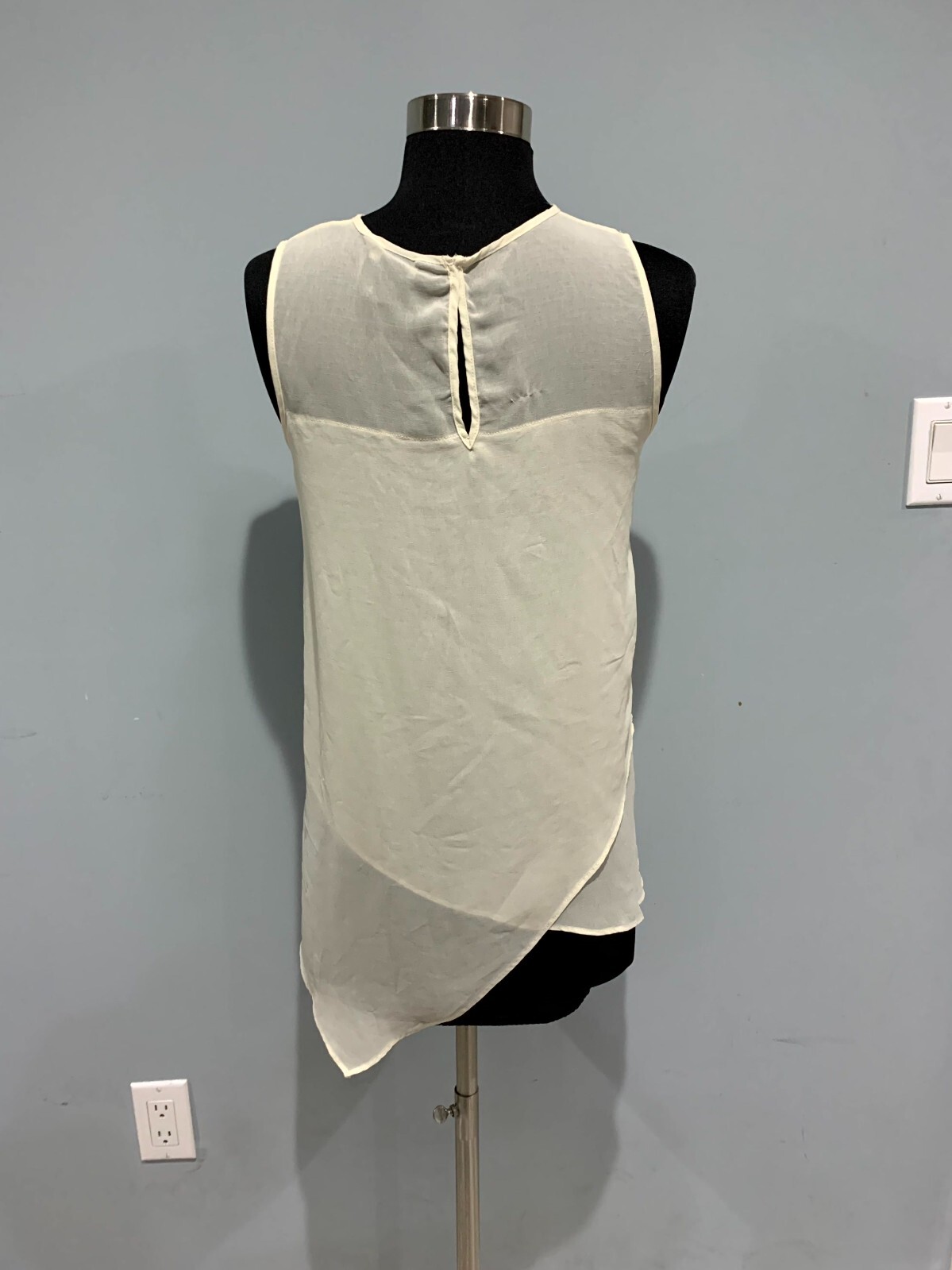 HM White Flowy Work Tank Top Size 4 | eBay