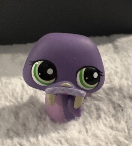 Littlest Pet Shop 1511 Special Edition Walrus Purple Green Eyes ...