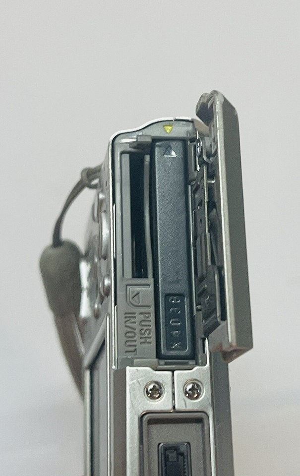 Sony Cyber-shot DSC-T1 5.0MP Digital Camera w/ Battery - Silver -works ...