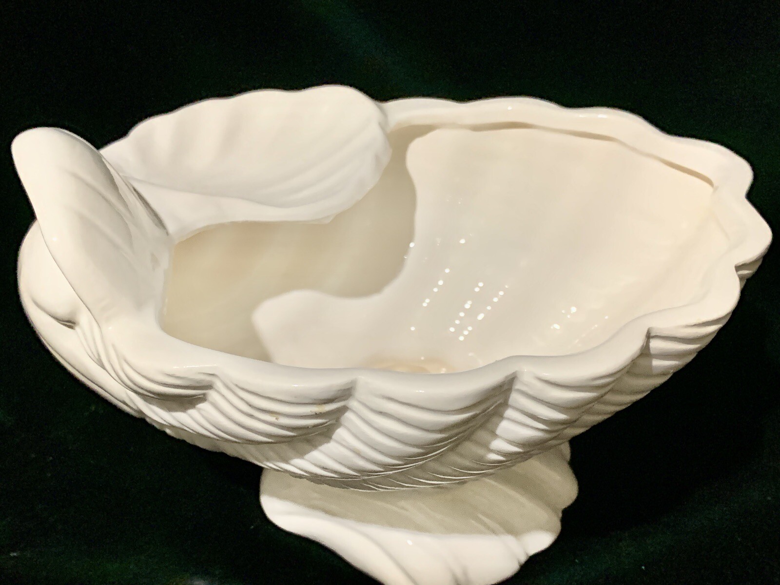 White Clam Sea Shell Bowl Rippled Ceramic with Shell Pedestal Excellent ...