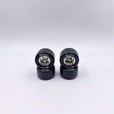 1RC5550 1RC FR/RR Tires & Chrome Wheels, 1/18 Asphalt Modified (4) | eBay