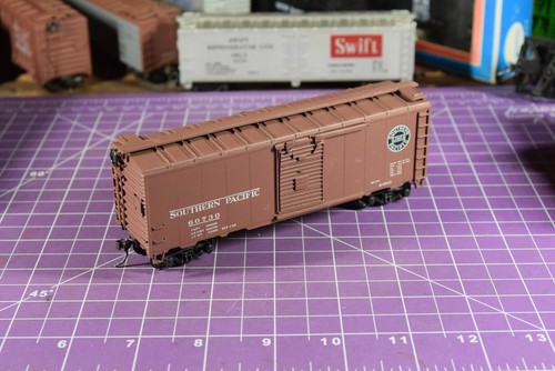 Southern Pacific, screw on trucks HO=MAG couplers=track ready=BOX CAR=3 ...