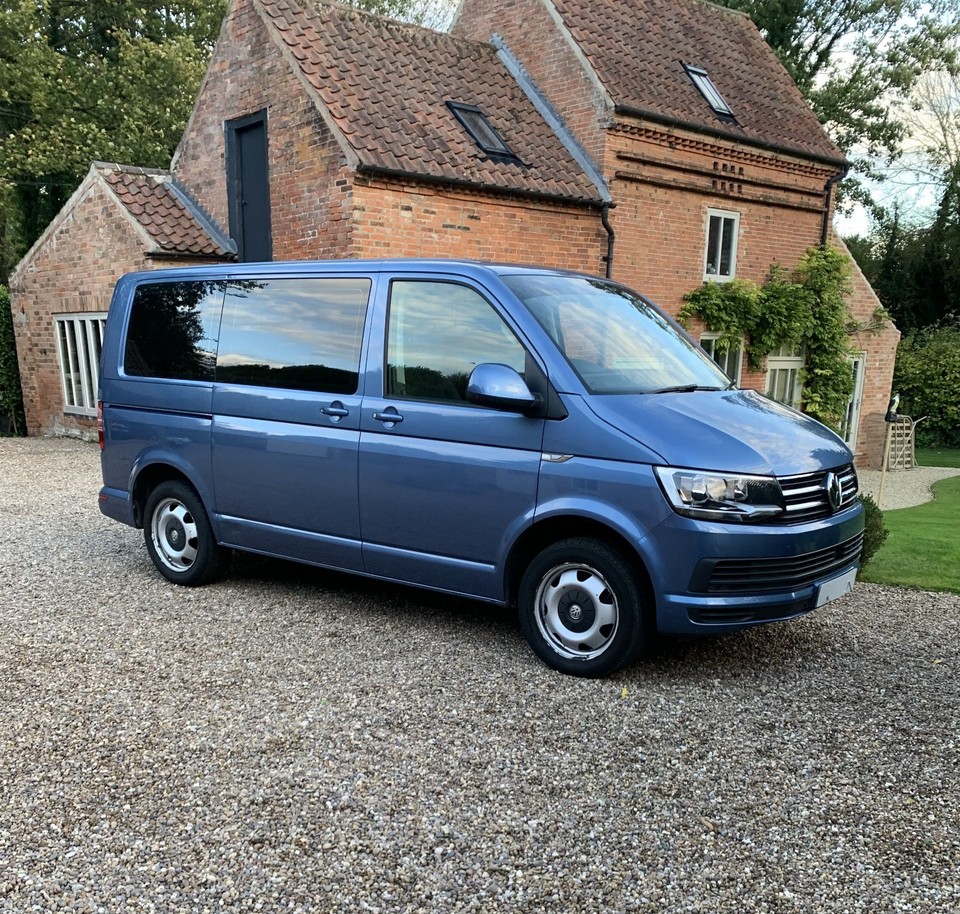 2019 { 19) Volkswagen Transporter T6 Shuttle 2.0 TDi SE 4 Seat WAV auto ...