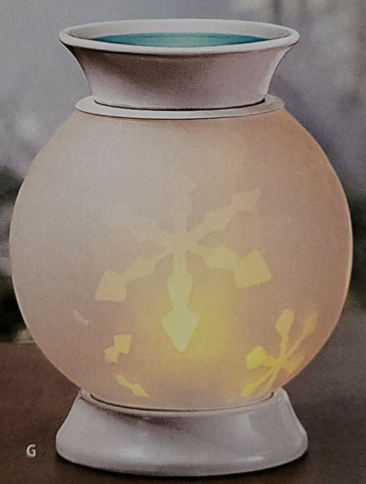 PartyLite Snowglobe ScentGlow Warmer Light-Up Snowflakes Brand New in ...