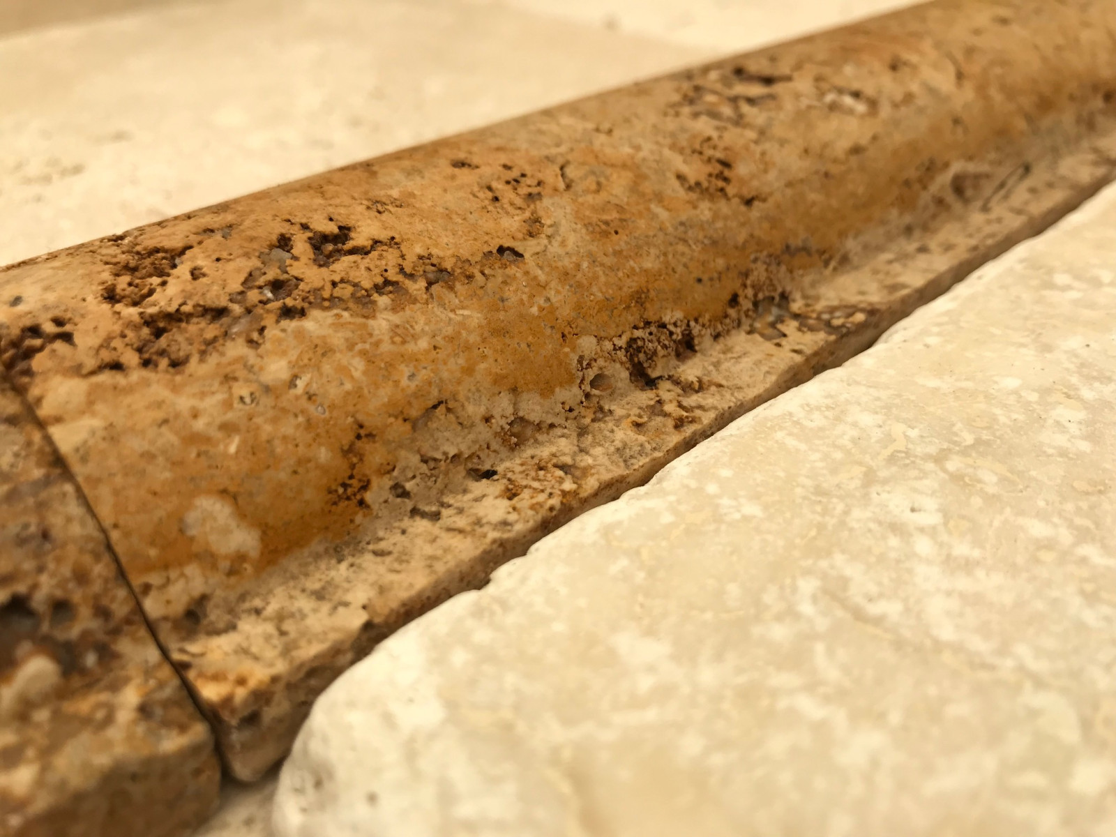 TORELLO, MATITA, GRECA, in pietra TRAVERTINO Giallo modello ...