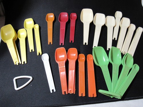 Tupperware Vintage Nesting kitchen Measuring Spoons ~ You Choose the ...