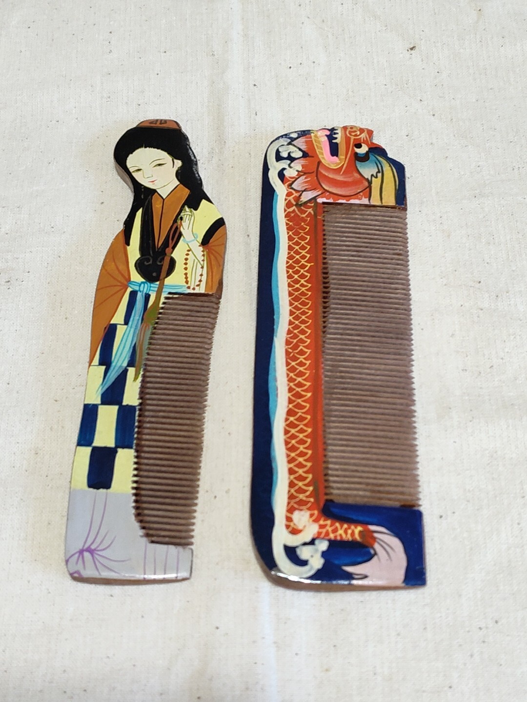 Set Of 2 Painted Wooden Chinese Hair Combs D7 - Gem