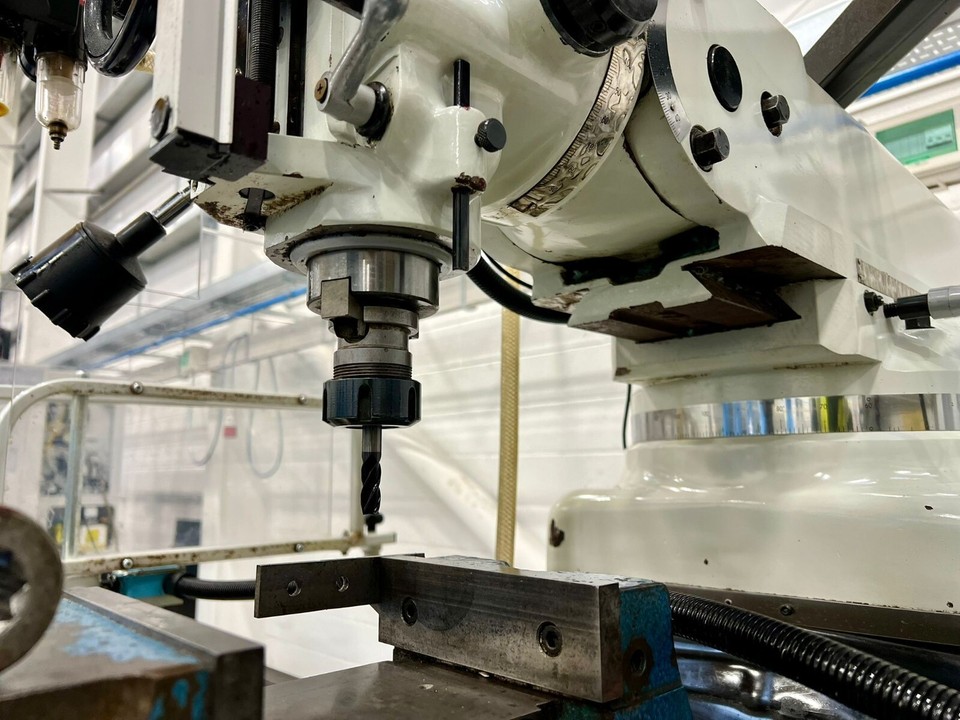 HURCO Hawk 20 Milling Machine with Hurco UltiPath Control (£4,950 + vat ...