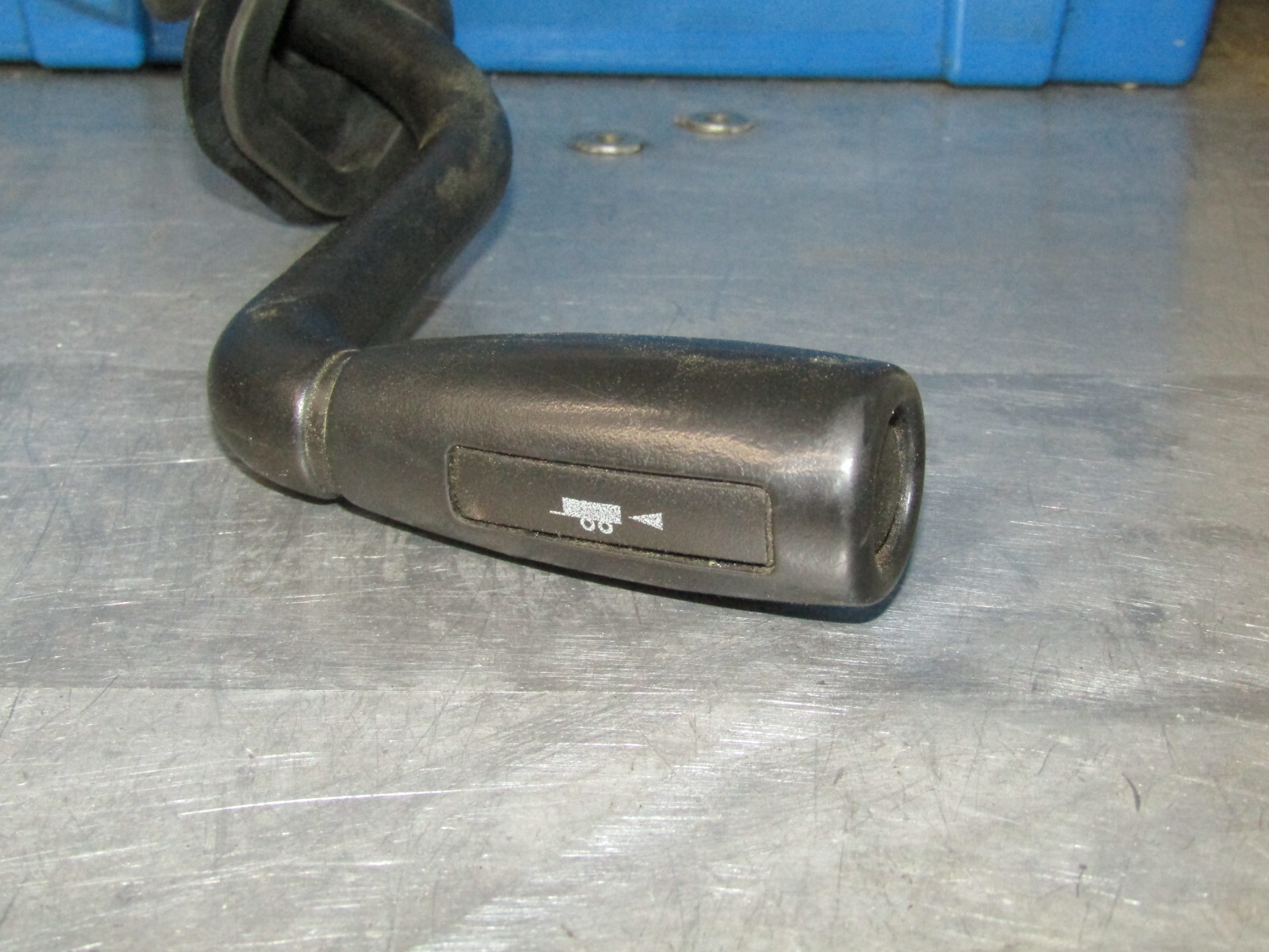 2000-2006 GMC Suburban Yukon XL OEM shifter lever w/ tow haul 01 02 03 ...