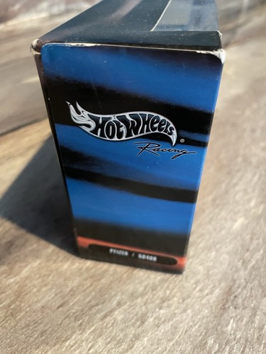 Hotwheels Pfizer Mark Martin, transport 2001 factory sealed in the box ...