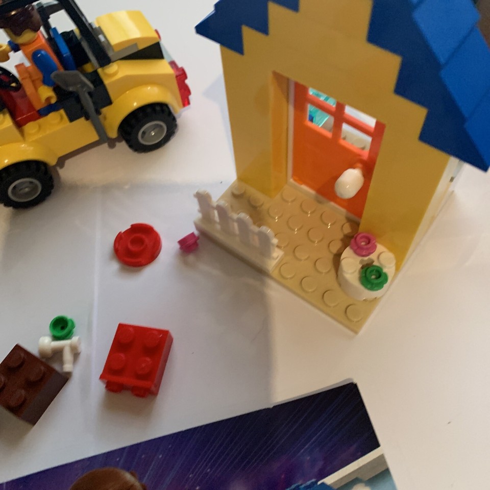 Lego The LEGO Movie 2 Emmet's Builder Box! (70832) 5702016368147 | eBay