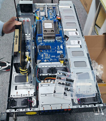 GIGABYTE 2U Server G292-Z20 + 4 x NVIDIA A100 80GB + AMD EPYC 7543 ...