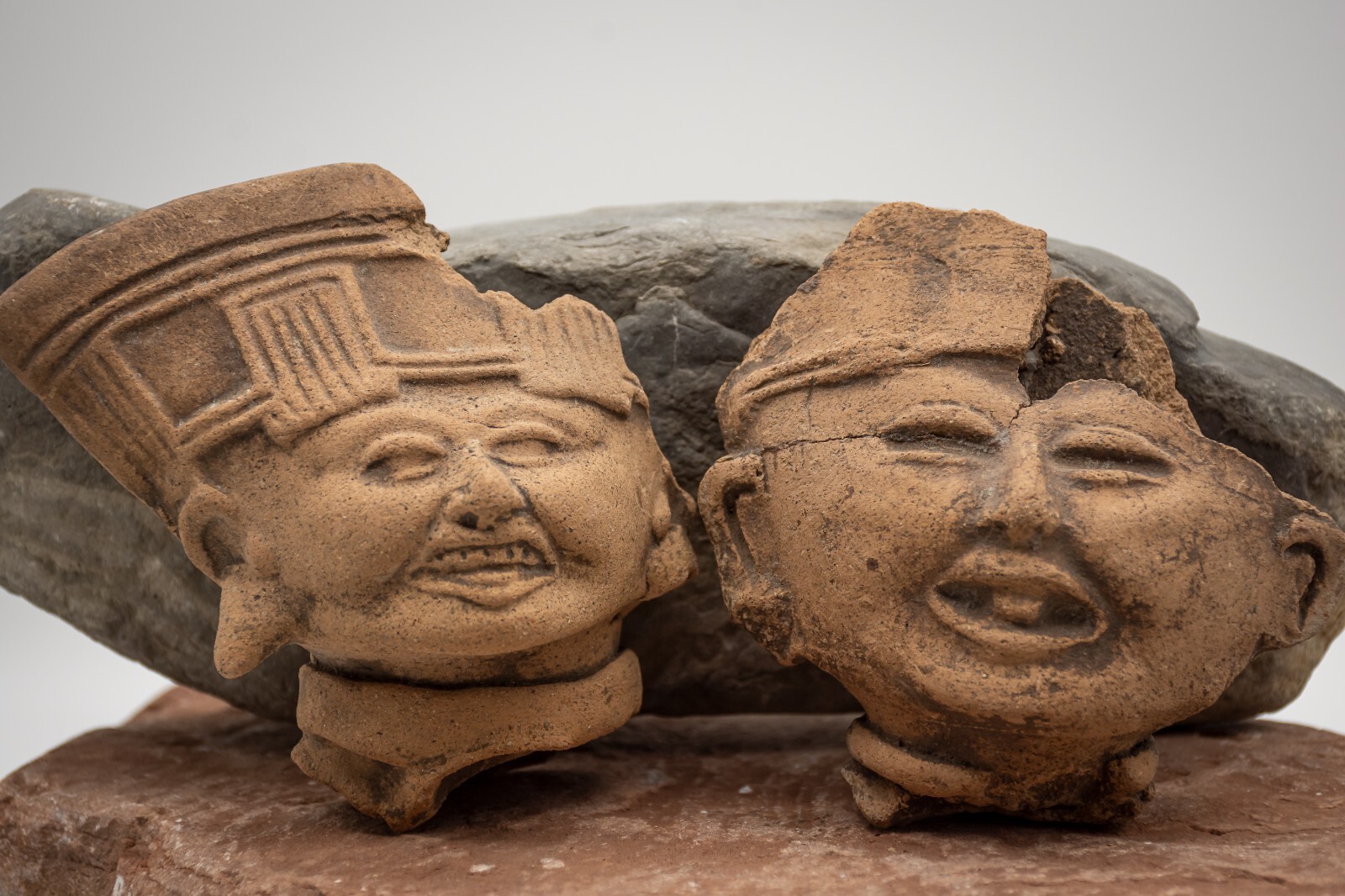 Two remojadas smiling figure heads Mesoamerica Veracruz pre-columbian ...