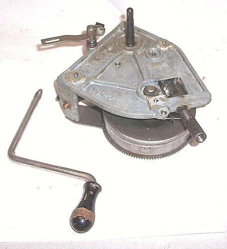 NICE RUNNING DISC PHONOGRAPH SINGLE SPRING MOTOR AND CRANK , LOT 2 | eBay