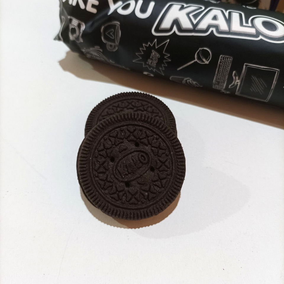 CHOCOLATE Biscuit With Ceylon Munchee KALO Vanilla Flavored Creamy ...