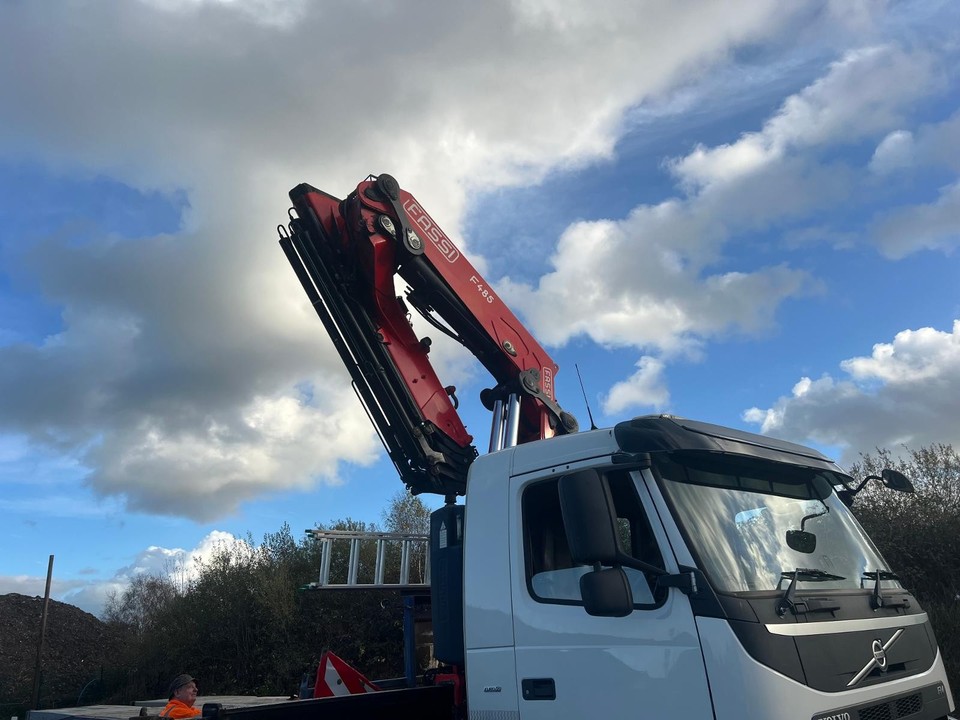 Volvo FMX 450 8X2 48.4TM REMOTE FASSI CRANE , WINCH, CHEESEWEDGE , FULL ...