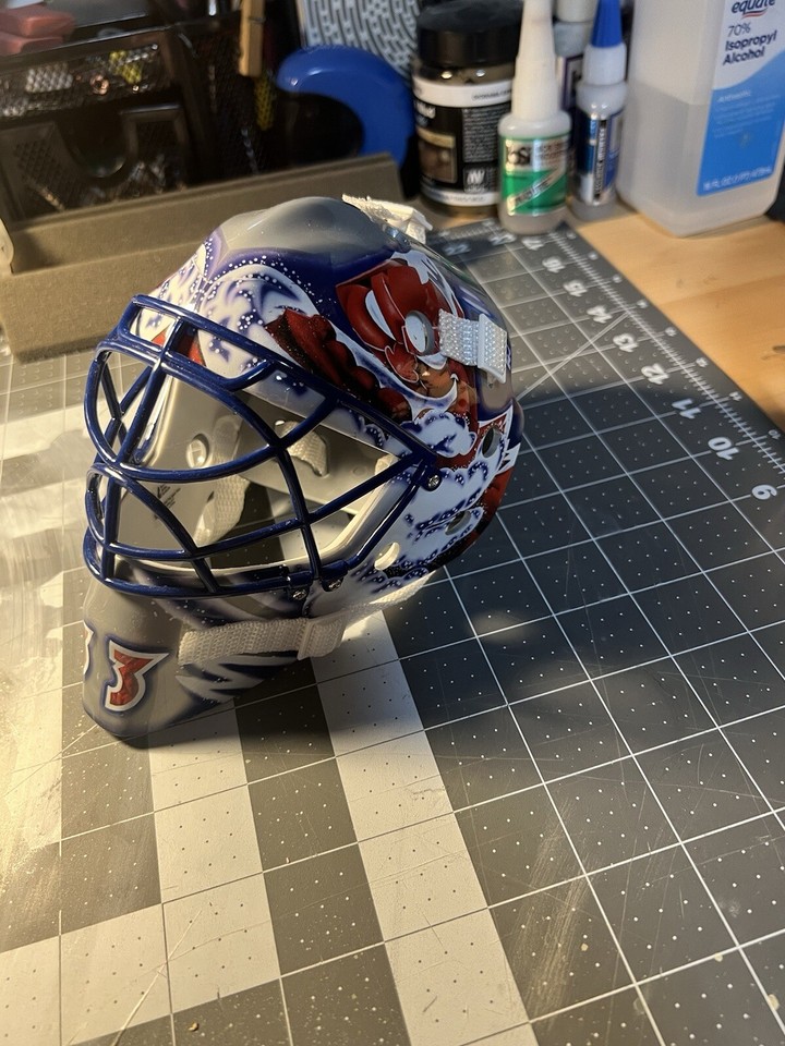 2001-02 Upper Deck Mask Collection Patrick Roy Mini Replica Goalie Mask ...