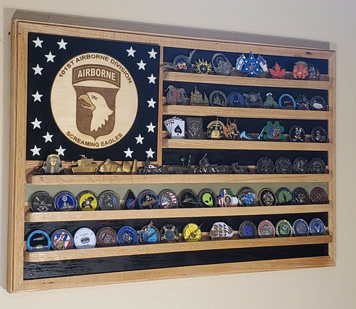 101st AIRBORNE DIVISION CHALLENGE COIN DISPLAY FLAG HARDWOOD US ARMY 36 ...