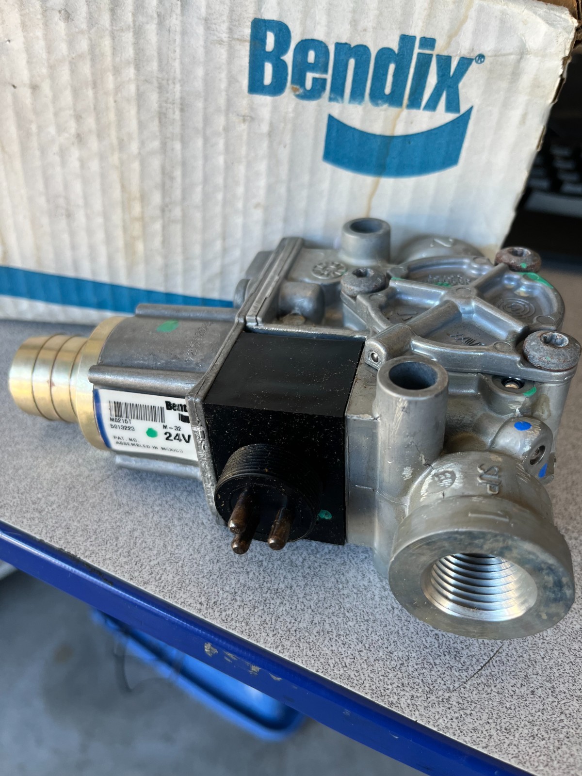 Bendix ABS Brake Valve Z013356r M-32 5013223 Truck Part for sale online ...