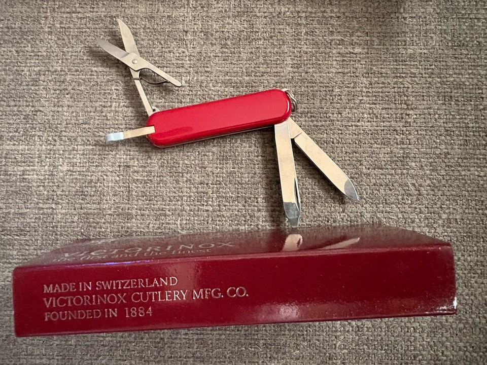 Victorinox Classic SD Swiss Army Knife - With Box, Insert, Paper | eBay