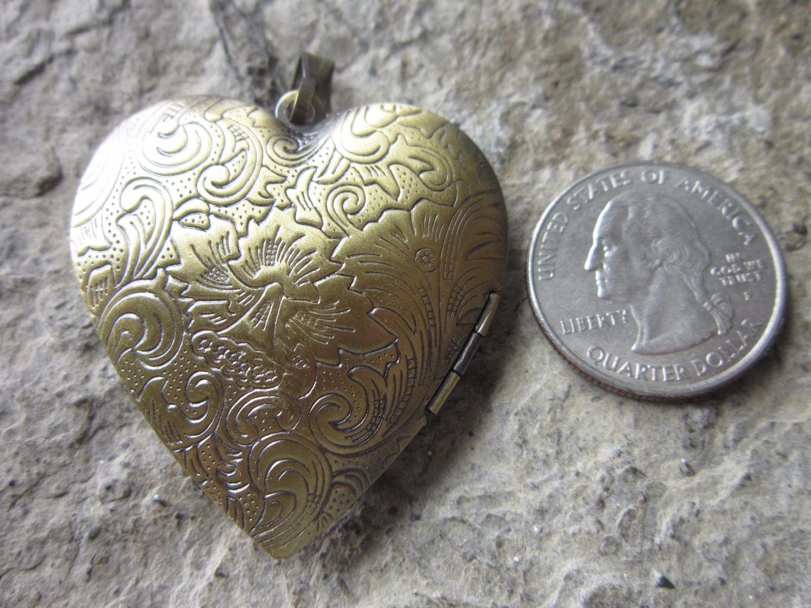 BRONZE ROSE BRONZE HEART LOCKET - UNIQUE - FLORAL, ROSES | eBay