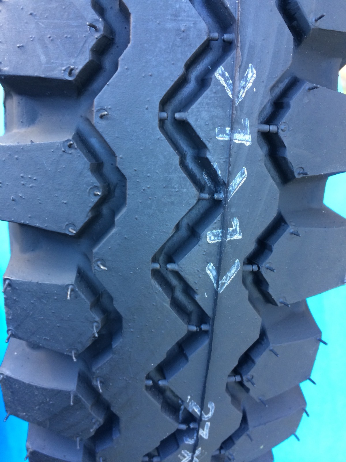 4x Multicar M22 M24 M25 Reifen 23x5 8PR L28 Schlauch IFA E-Karren ...