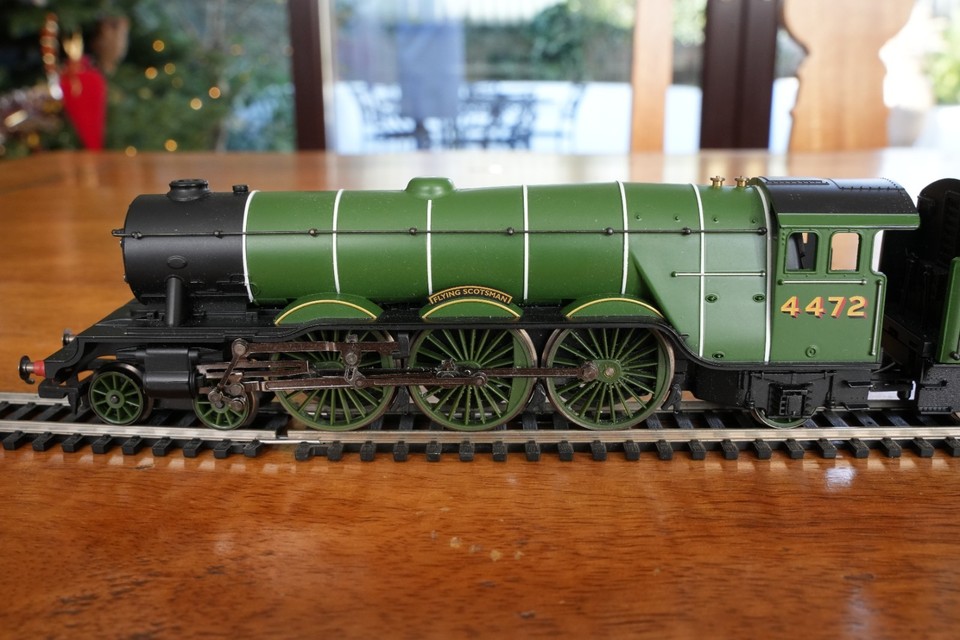 Hornby LNER 4472 Flying Scotsman A1 Class 4-6-2 OO Gauge, Working ...
