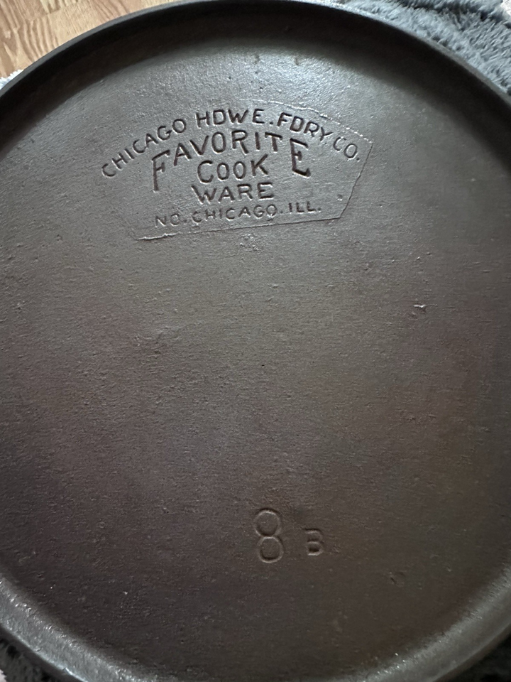 Unusual !! Vintage Chicago Hardware Foundry Cast Iron Griddle #8 B | eBay