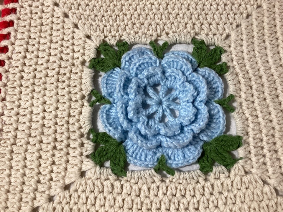 Crochet 3D Roses Afghan Bedspread Blanket 86x60 vtg granny Square ...
