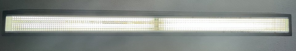 Diamond Pool Table Light ( 1 LIGHT) SEE PICTURES OLD STYLE NARROW USED ...