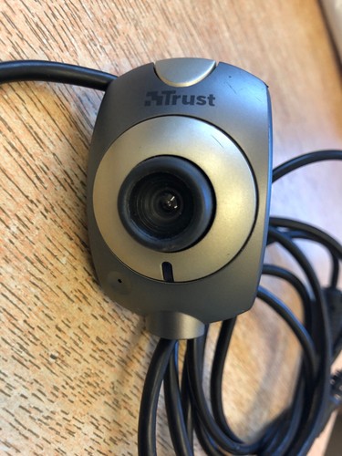 Trust WB-1400T Webcam for PC Laptop 352 x 288 1MP Snapshot USB Skype ...
