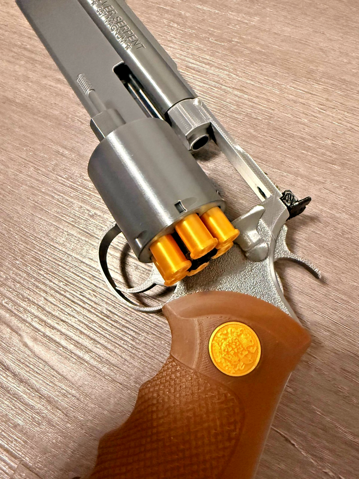 Resident Evil – Silver Serpent Barry's Magnum hand gun 1:1 Cosplay Prop ...