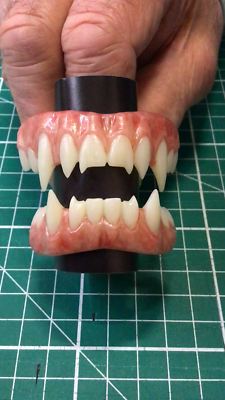 Dientes De Hombre Lobo
