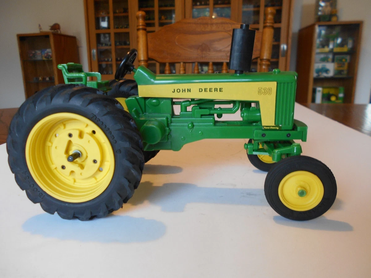 John Deere 530 Tractor