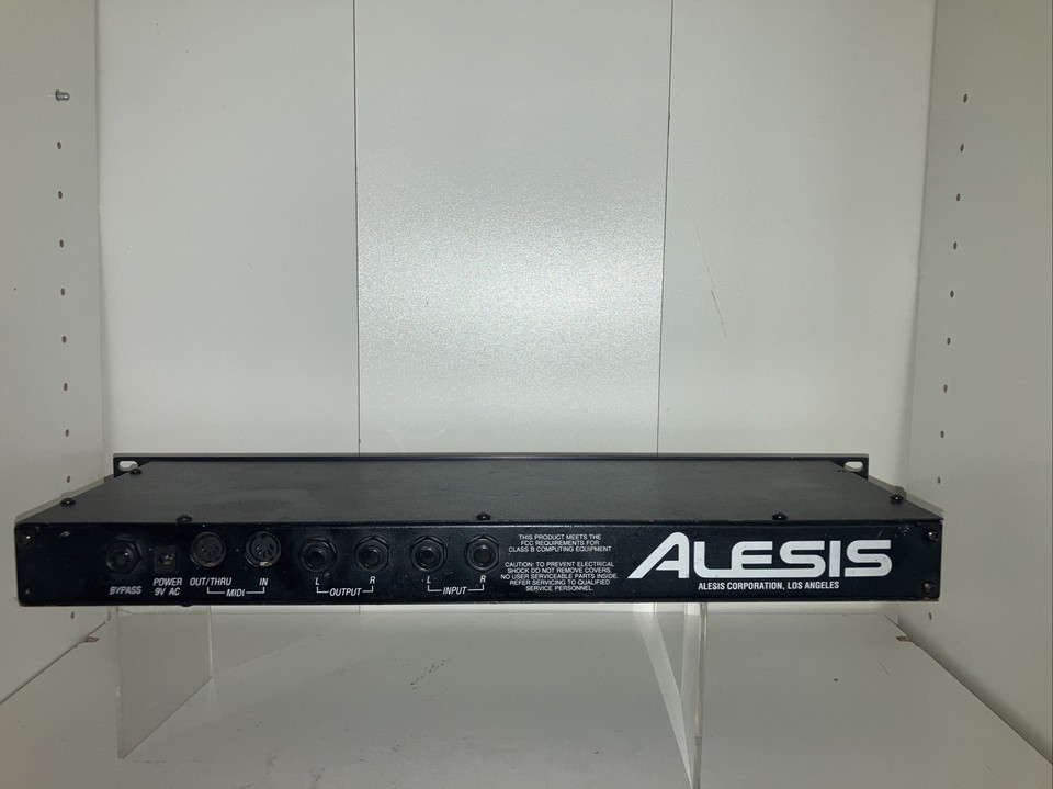 Alesis Microverb III Digital 16 Bit Reverb & Delay Effects 1U Rack Unit ...
