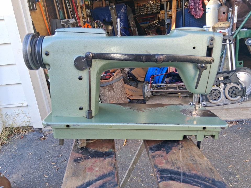 Consew 220 sewing machine head and oil pan | eBay