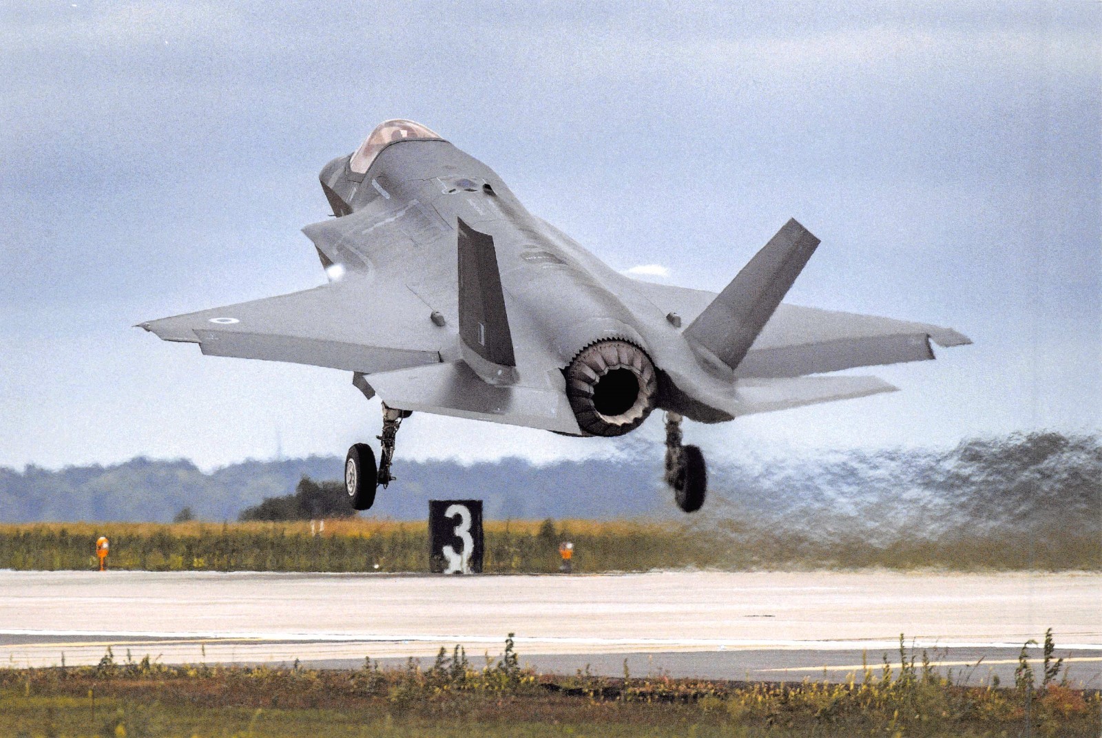 Postcard RAF F-35 Lightening from 617 Squad raf Marham RAF100 London ...