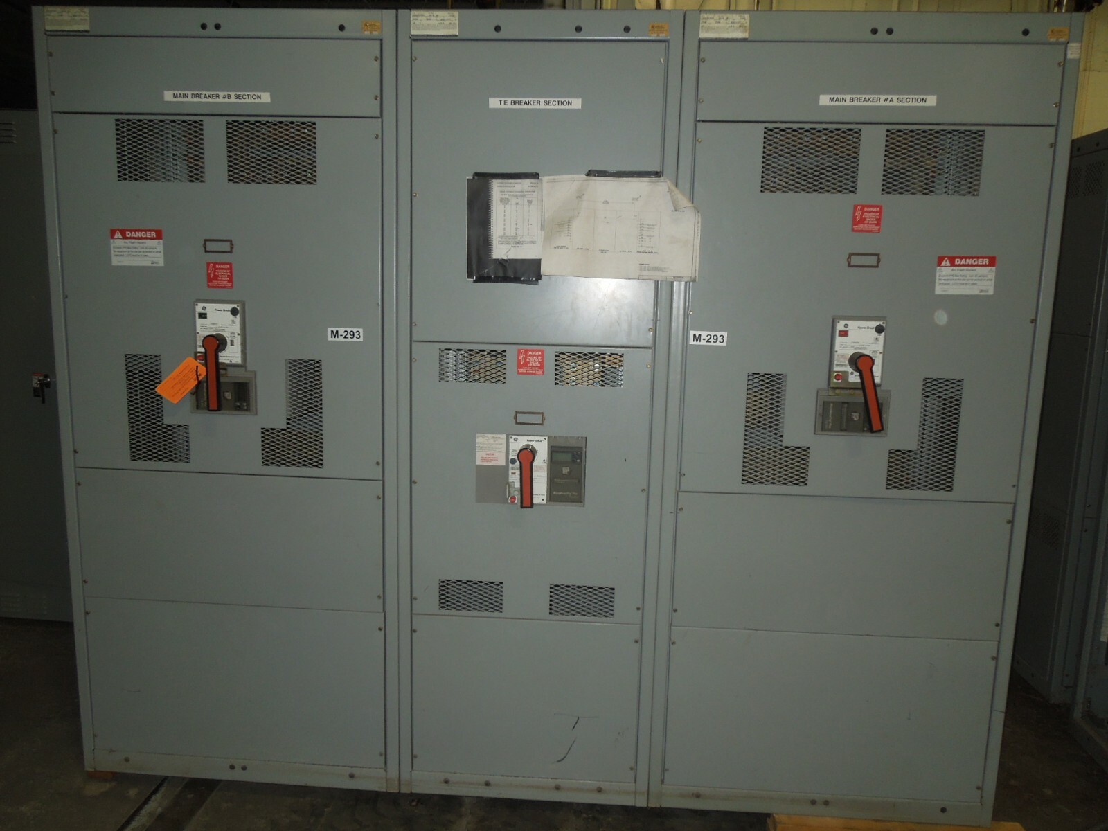 GE AV-Line Switchboard 2500A 3ph 480/277V Power Break Main-Tie-Main ...