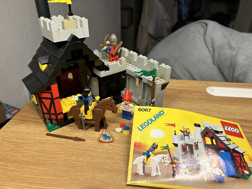 LEGO Castle Vintage Guarded Inn 6067 95% Complete No Box See ...