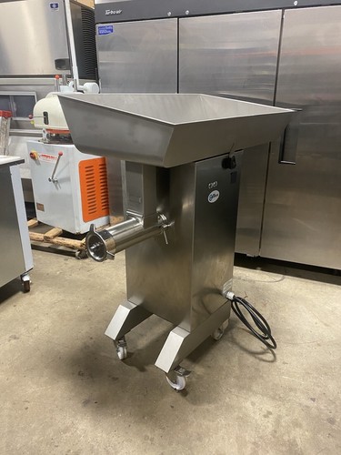 Univex MG32 Floor Model Meat Grinder - 2425 lb/hr Capacity, Stainless ...