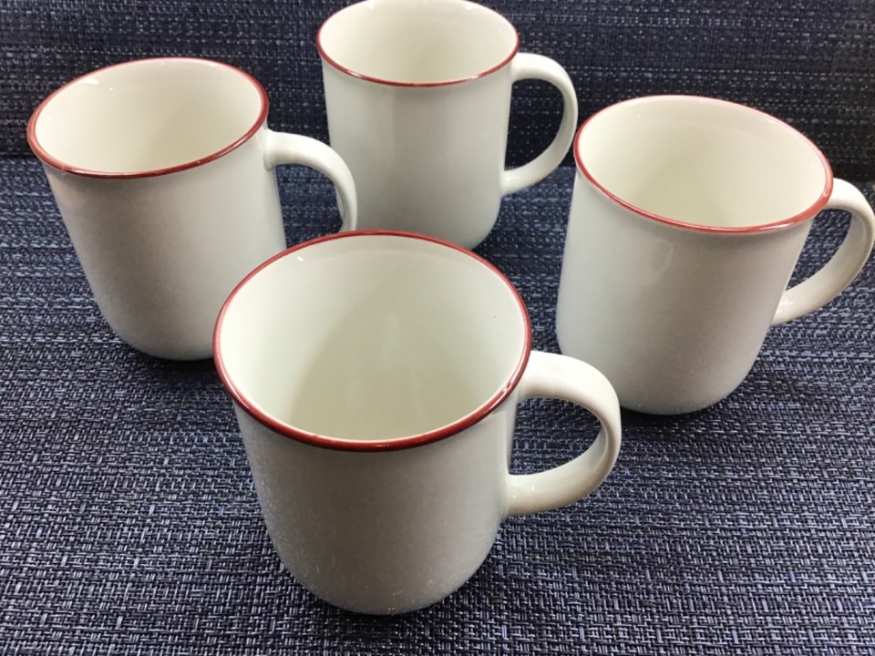 4 ONEIDA CASUAL SETTINGS AMERICAN BEAUTY STONEWARE MUGS never used! NEW ...