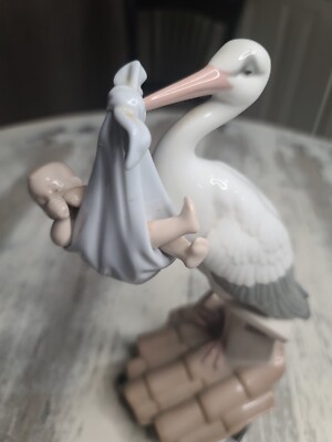 Lladro Collectible Figurine "Special Gift" Stork and the Baby #6228 ...