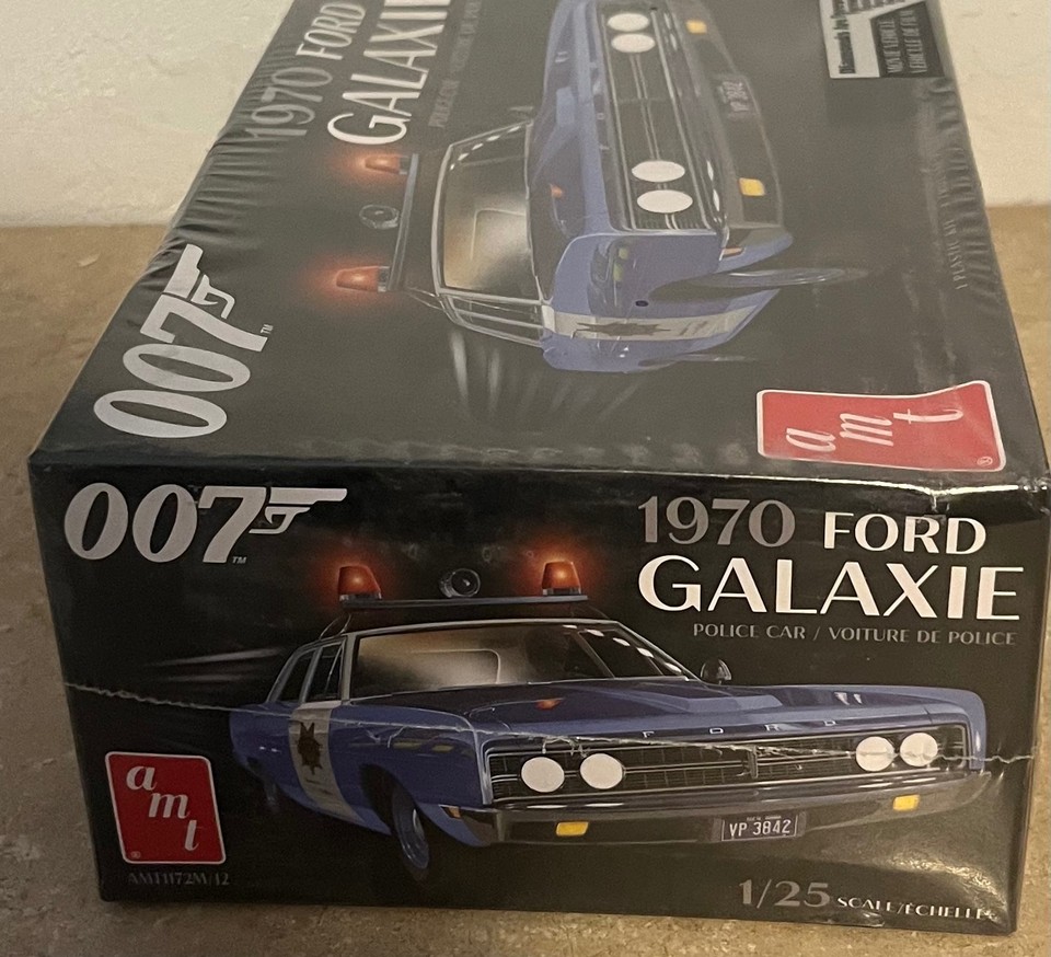 AMT James Bond 007 1970 Ford Galaxie Police Car 1:25 Plastic Model Car ...