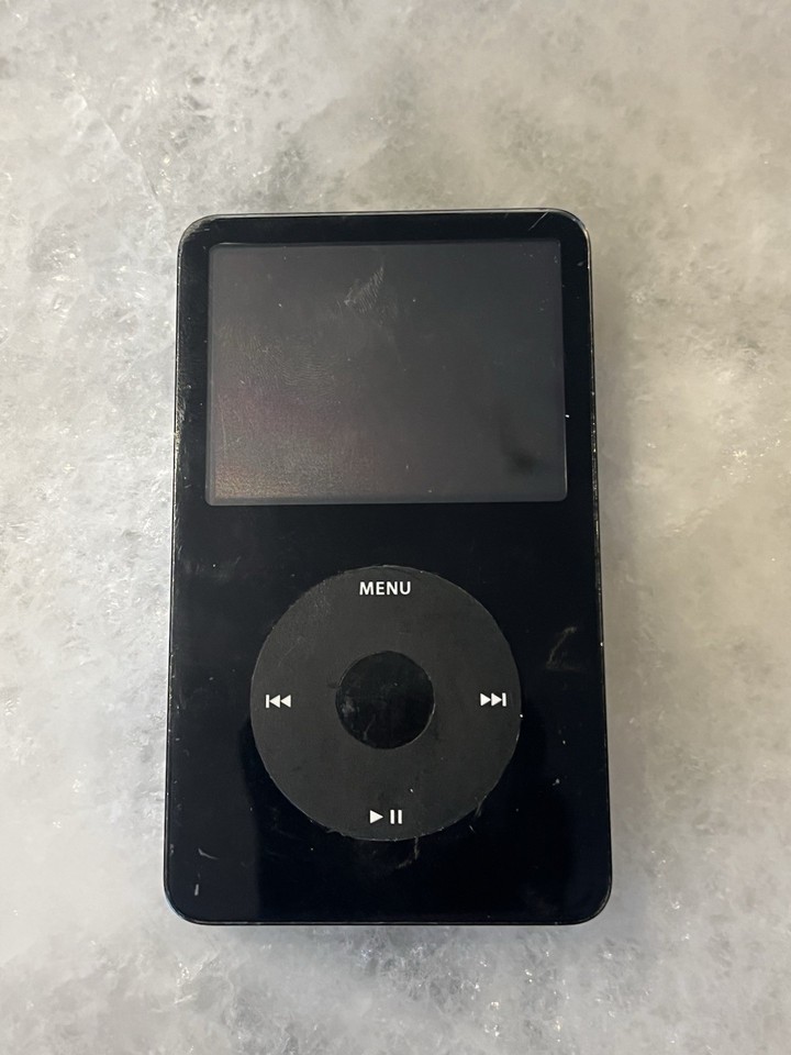 Apple iPod Classic Video 5th 5.5 Gen (30GB) A1136 - Black MA446LL/A ...